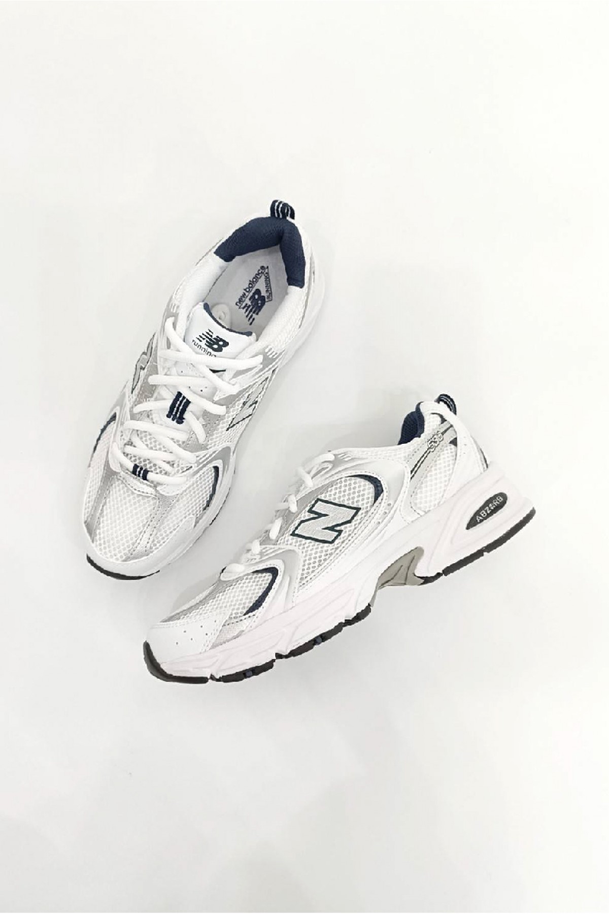 NB 530 白銀藍 IU同款